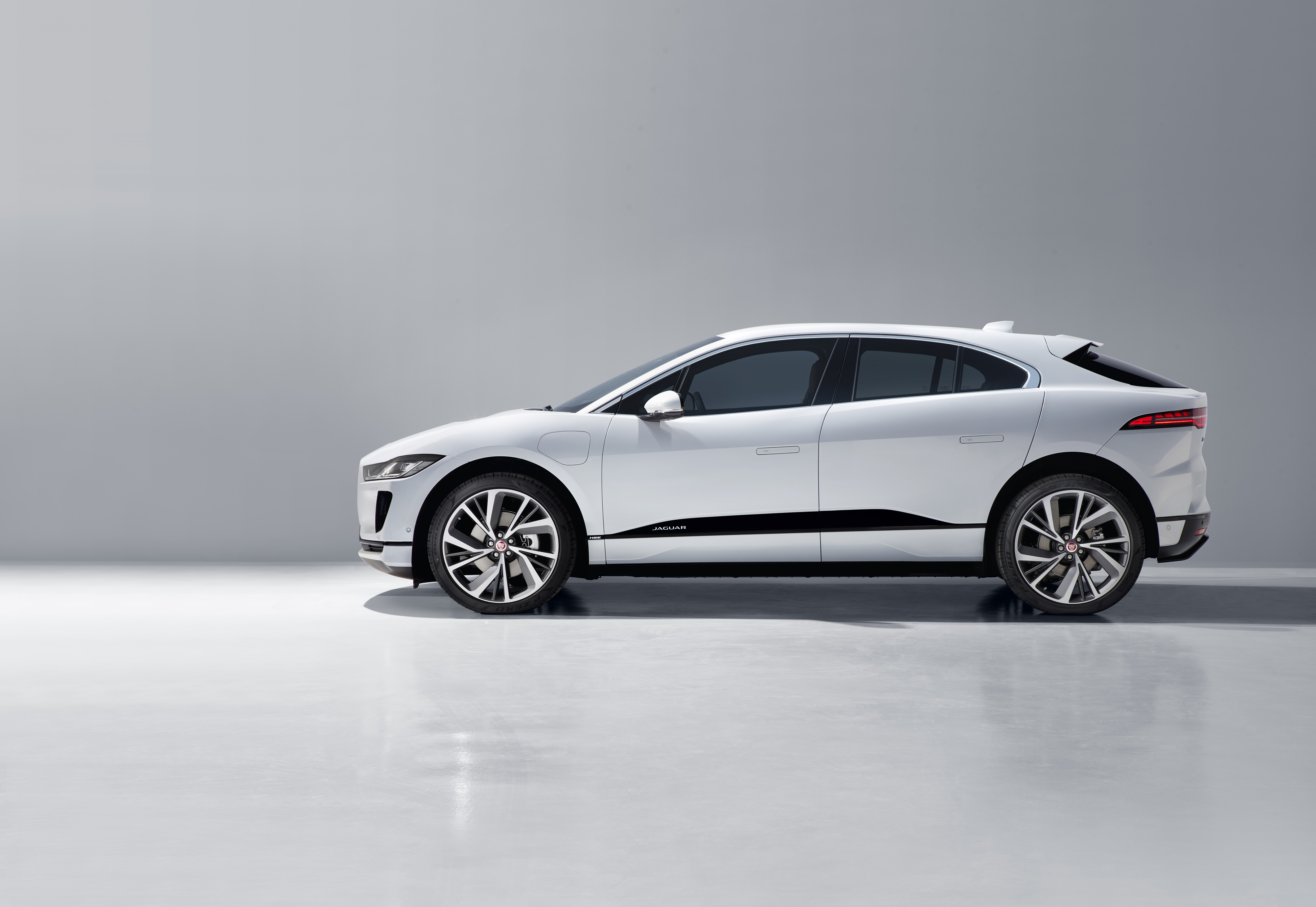 Unprecedented deal signed between NHS and Jaguar Land Rover Jaguar 2024 Media Newsroom